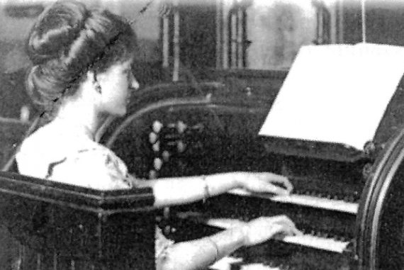 The lady with rhinestone-studded organ shoes - Diane Bish - The Lady ...