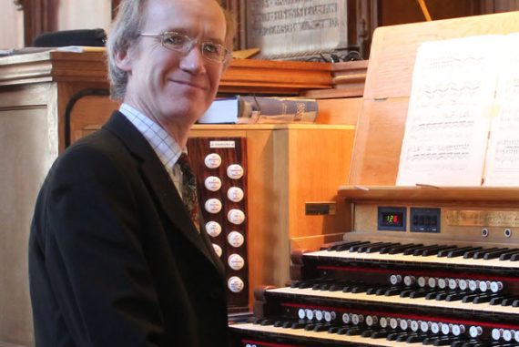 Playing Elgar - with Dr Christopher Kent - The Lady Organist