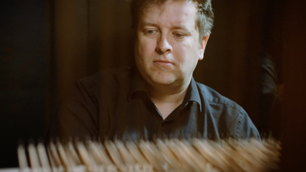 Bach: The Great Toccata – 565 explored – The Lady Organist