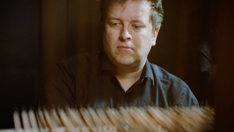 Bach: The Great Toccata – 565 explored – The Lady Organist